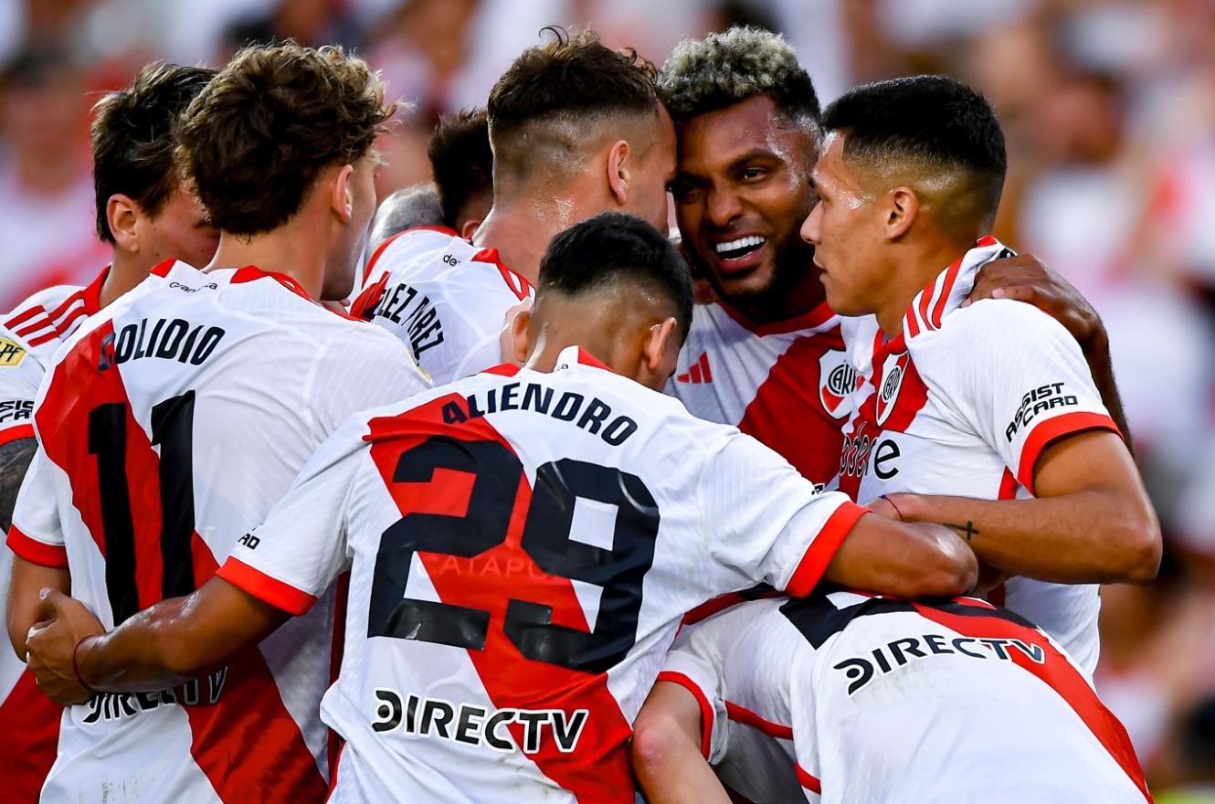 River se floreó ante un Vélez apretado por el promedio | Análisis River se floreó ante un Vélez apretado por el promedio | Análisis